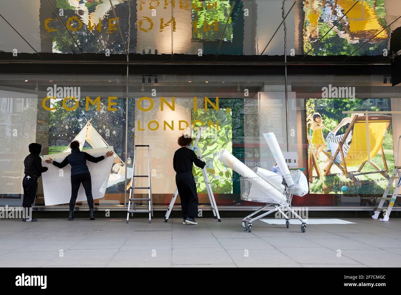 Lockdown roadmap hi-res stock photography and images - Alamy