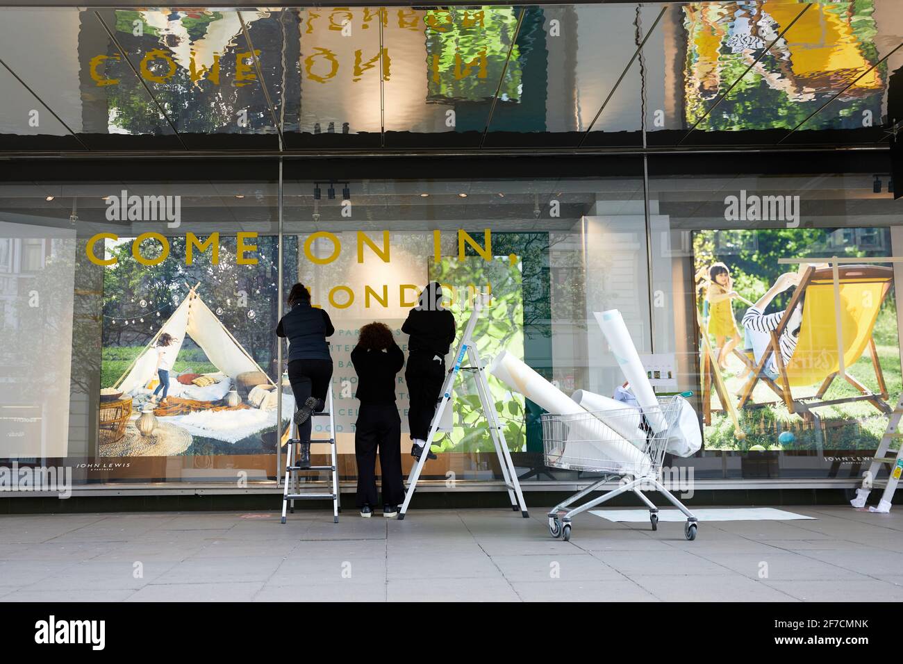 Lockdown roadmap hi-res stock photography and images - Alamy