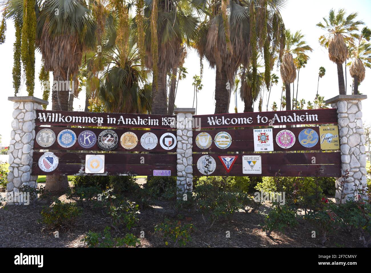 ANAHEIM, CALIFORNIA - 31 MAR 2021: Welcome to Anaheim sign at La Palma ...