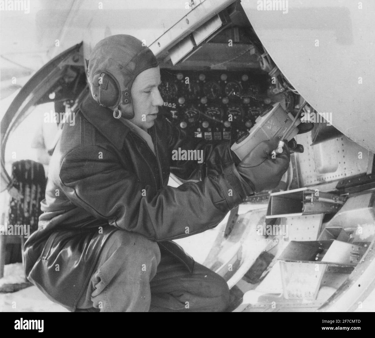 Control of measuring camera in aircraft J 29 Thin subject: Control of ...