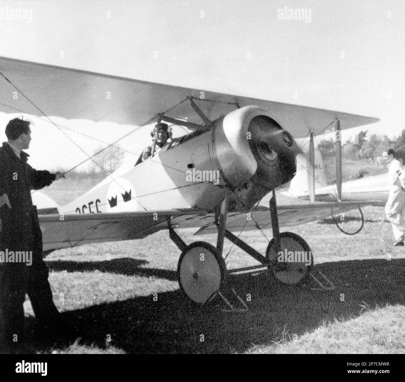 Aircraft The thumbs up with drivers is ready for start motive ...