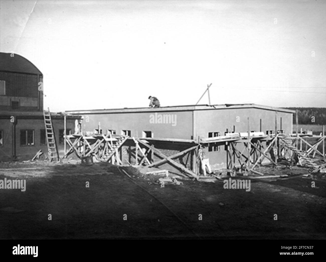 The fabric expedition on F 2 is built, 1940 The fabric expedition on F ...