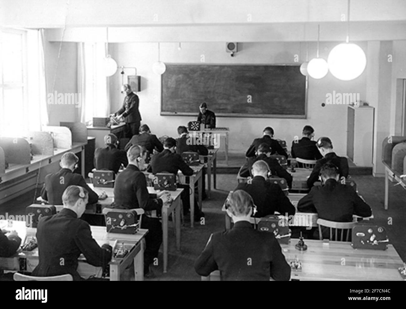 Radio lesson in lesson selection on F 2, 1944 Radiol lesson in lesson ...