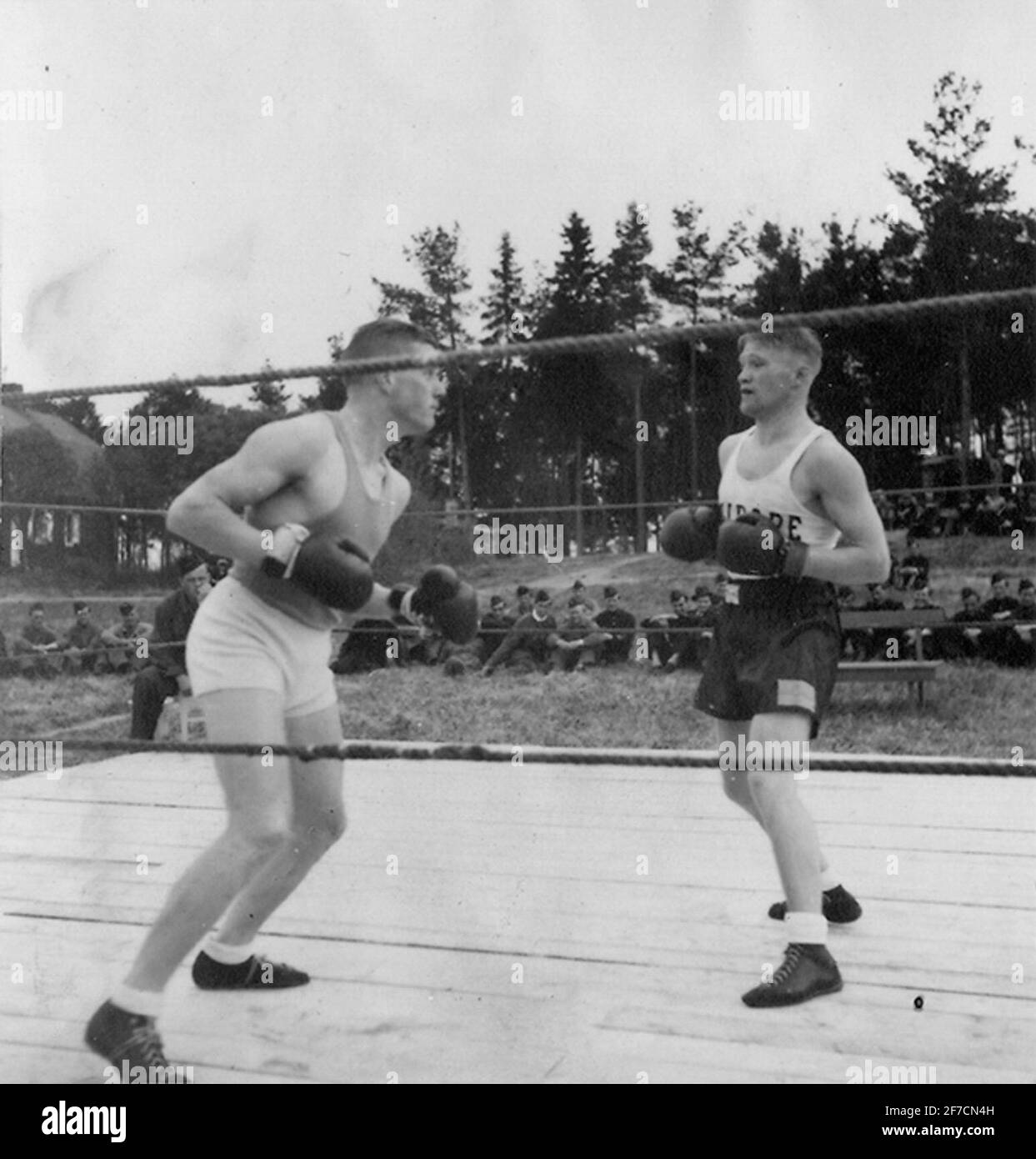 Boxing match on F 2, 1940 Boxing match on F 2 Roslagens flying fleet, 1940 Stock Photo - Alamy