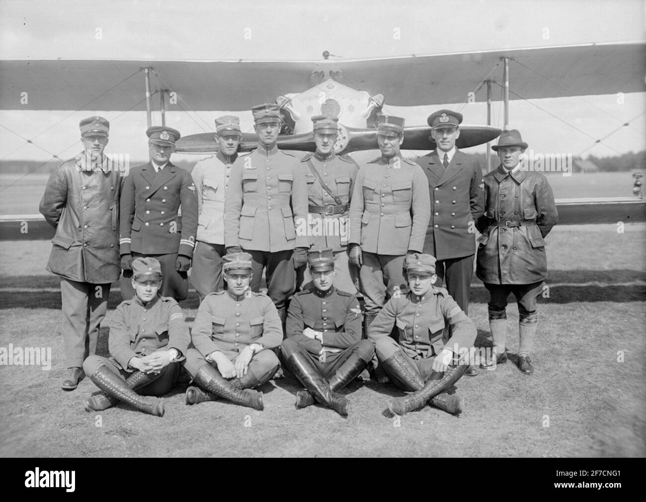 Group portrait, combat air school group portrait. Fight air school on ...