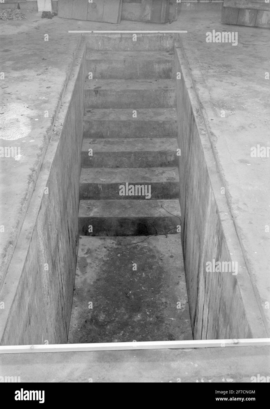 Lubricating pit, F3 Lubrication pit, garage on F 3 ore Stock Photo - Alamy