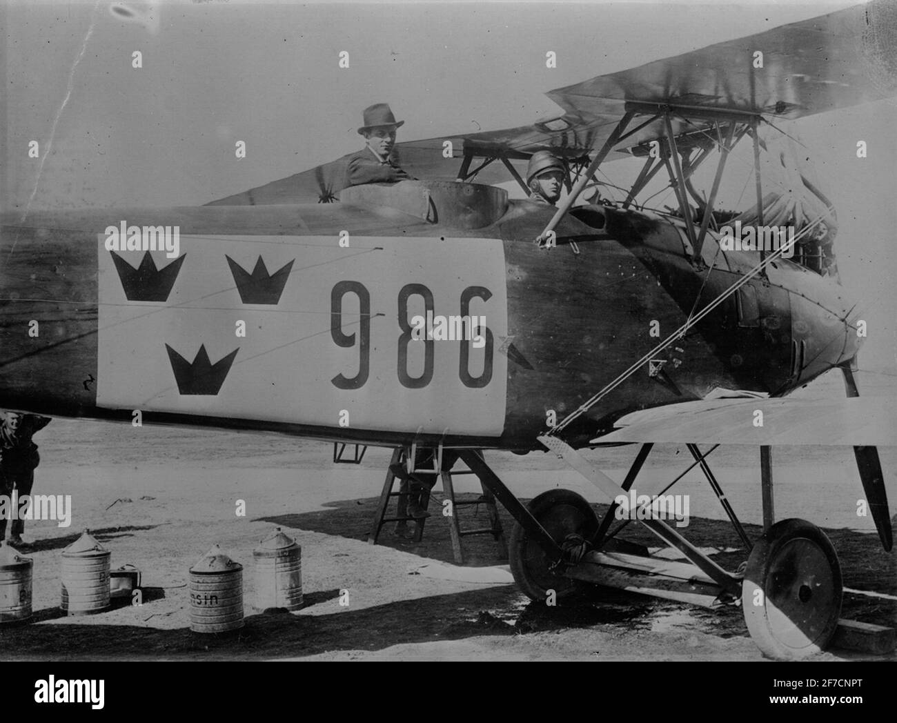 FVM 18 with flight drivers and constructor Henry Kjellson FVM S 18 ...