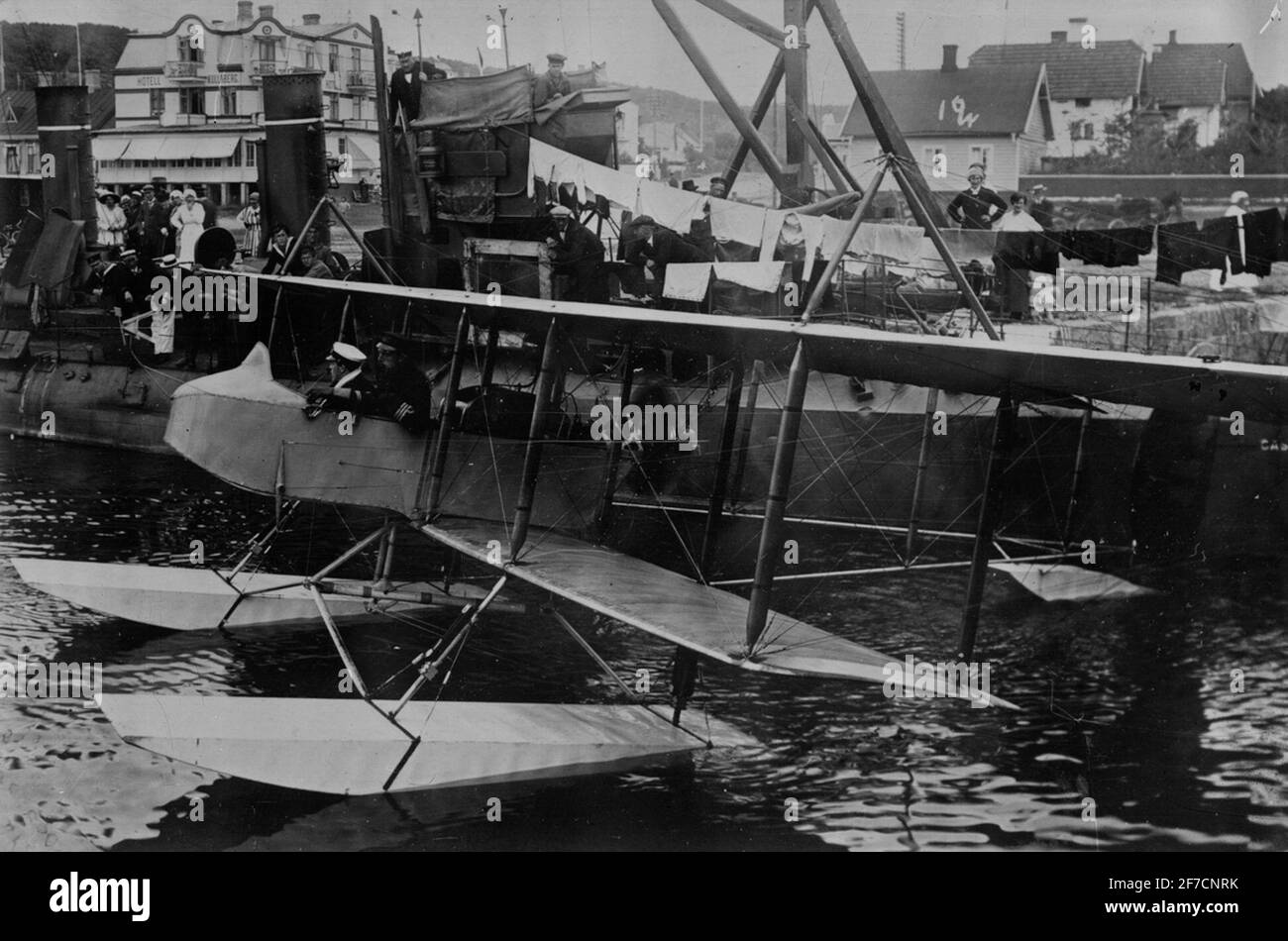 Farman aircraft Black and White Stock Photos & Images - Alamy