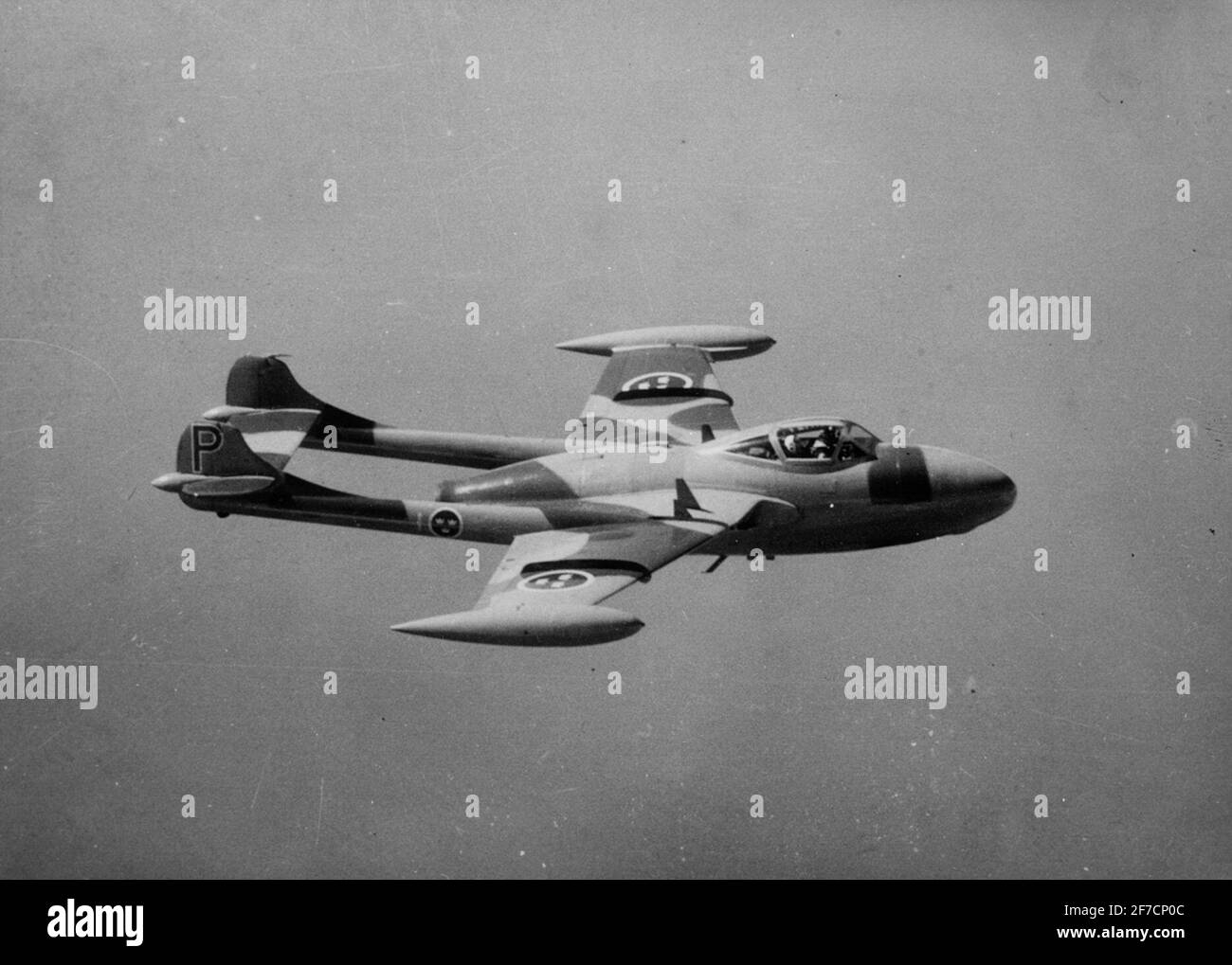 1950s airplane hi-res stock photography and images - Alamy