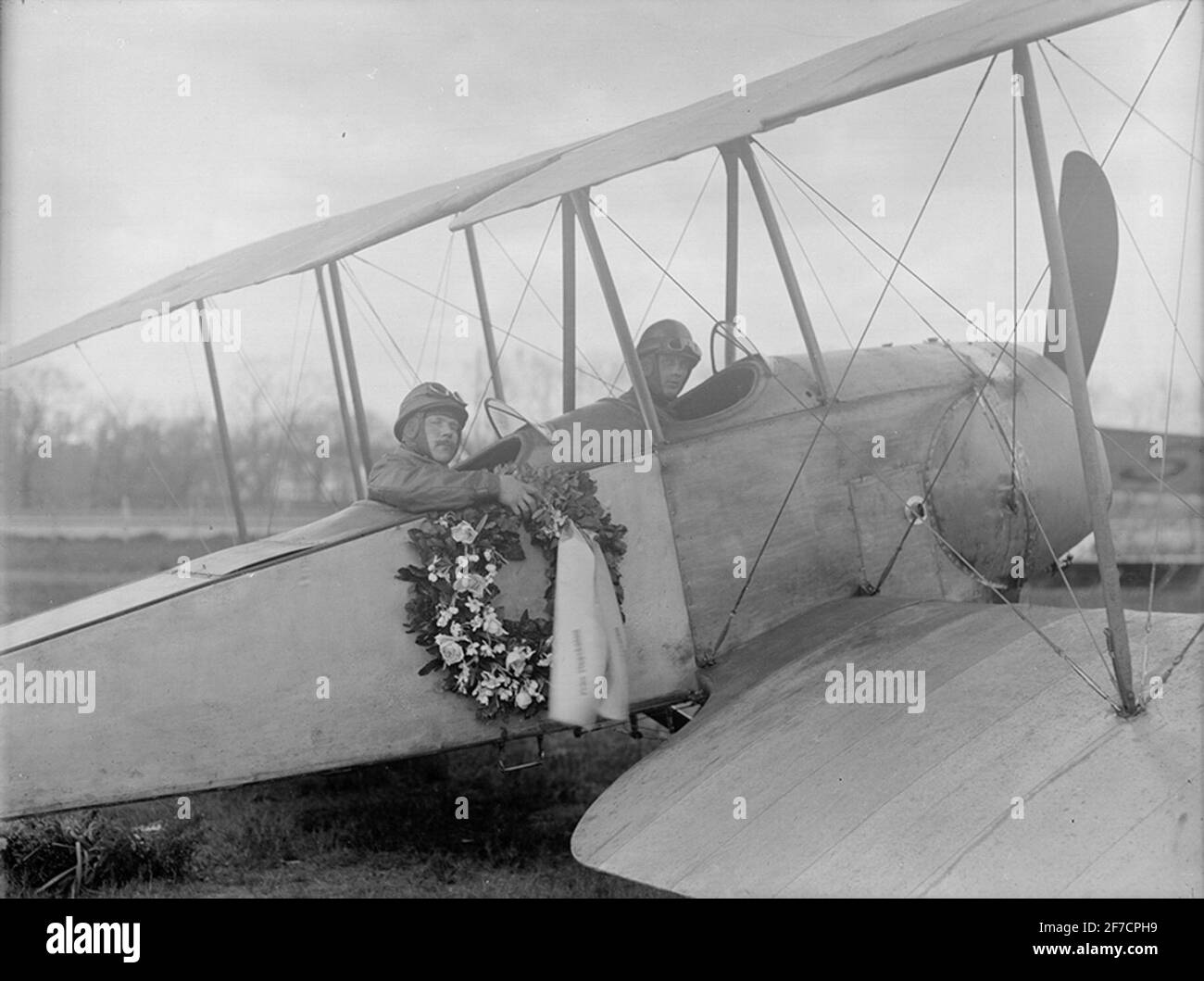 Two flyers with funeral crown are in aircraft Thulin E. At Enoch Thulin ...