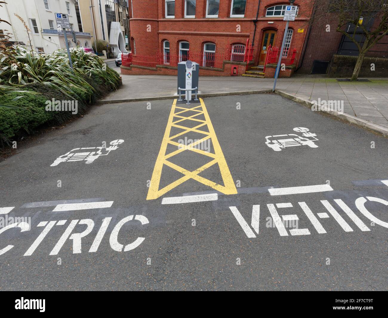 Electric vehicle charging bays hi-res stock photography and images - Alamy