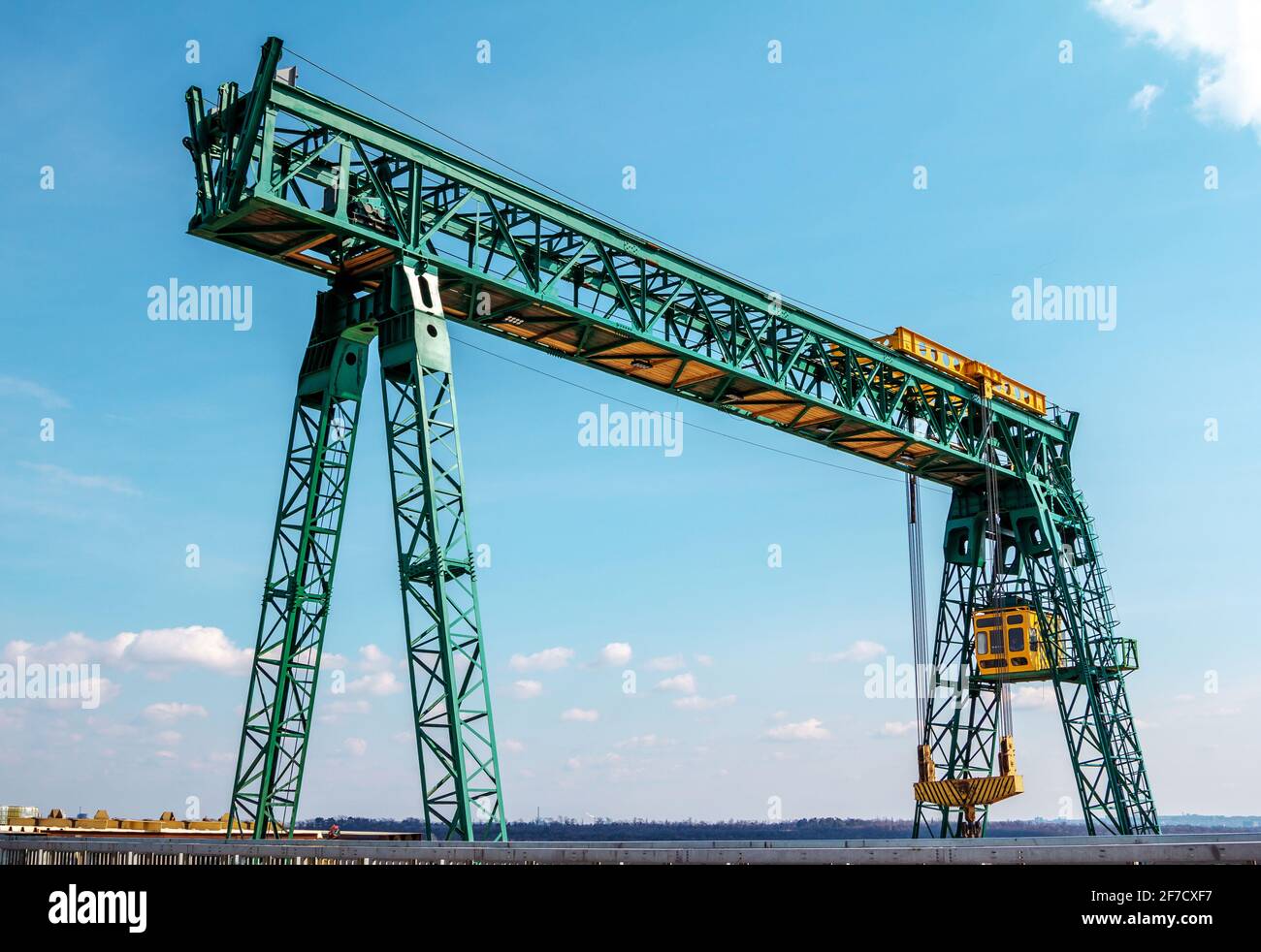 Gantry crane construction hi-res stock photography and images - Alamy