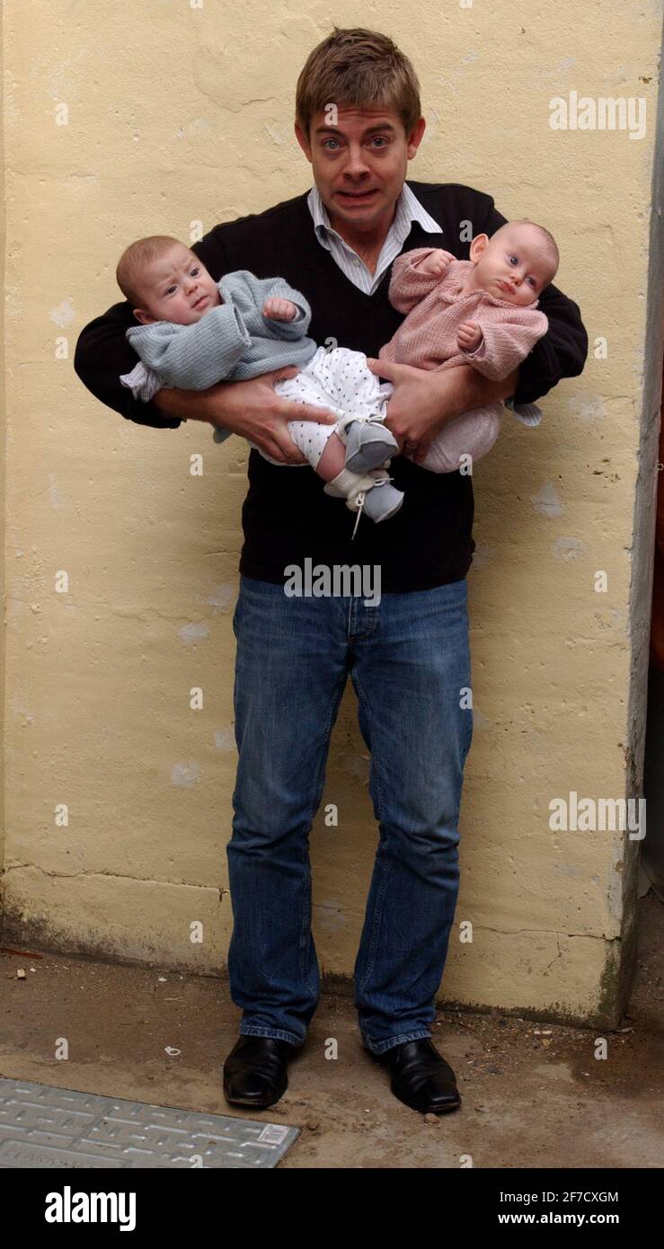 DAN CROWE WITH HIS TWINS ZOE ALICE[IN PINK] AND ZACHARYWATERFALL .6/1 ...