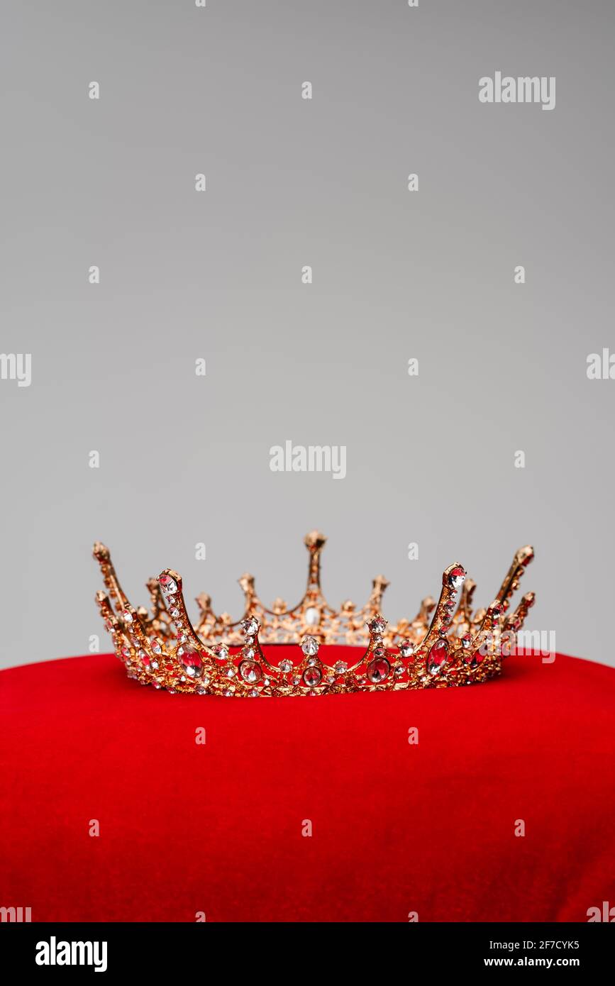 Royal crown isolated hi-res stock photography and images - Alamy