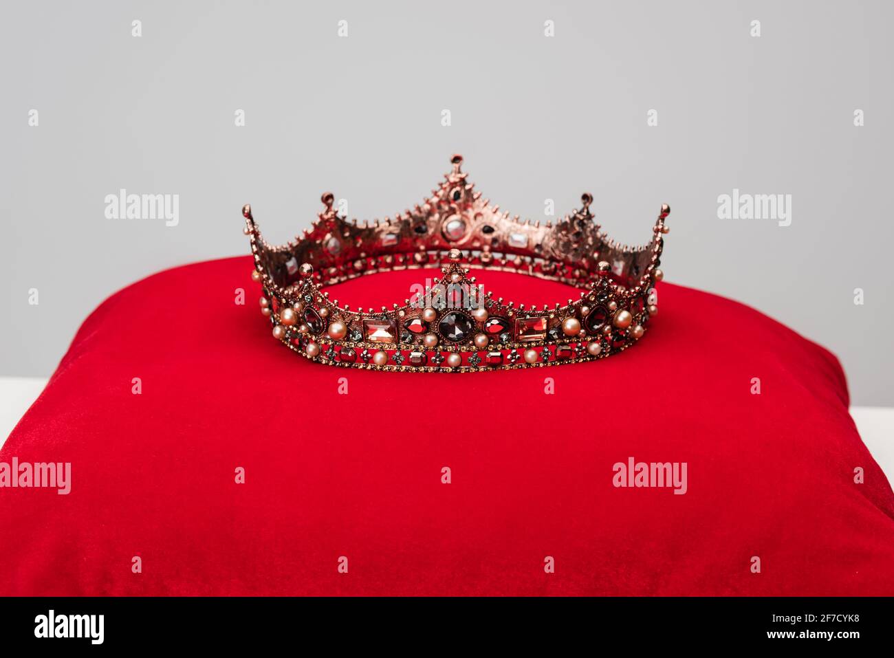 Grey and red cushion hi-res stock photography and images - Alamy