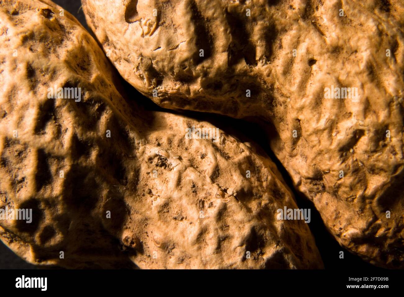 Photo peanuts in shell hi-res stock photography and images - Alamy