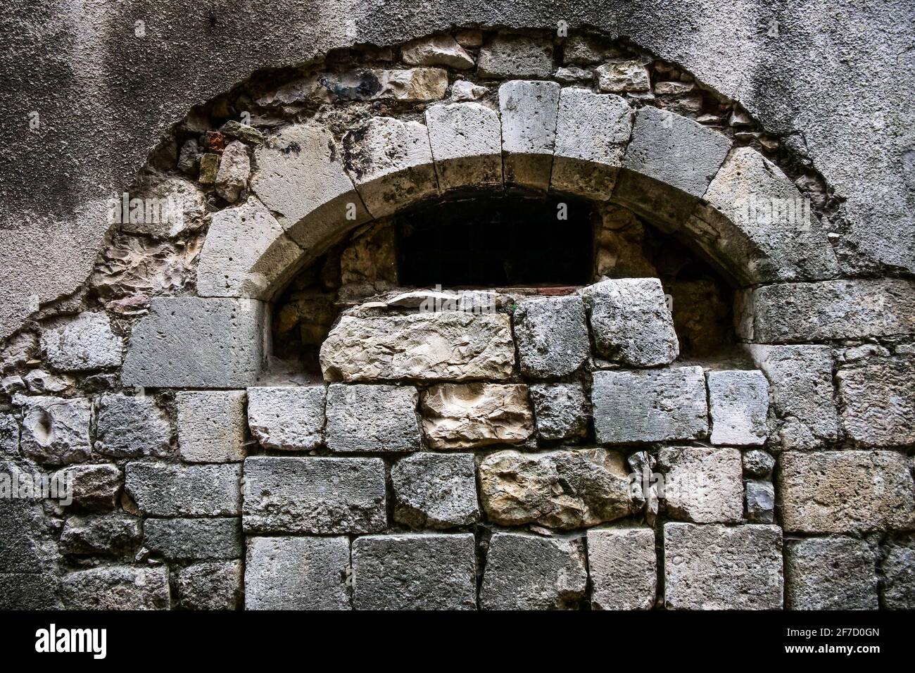 Walled up gate hi-res stock photography and images - Alamy