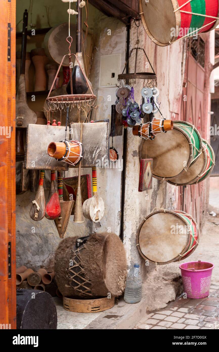 Arab musical instruments hi-res stock photography and images - Alamy