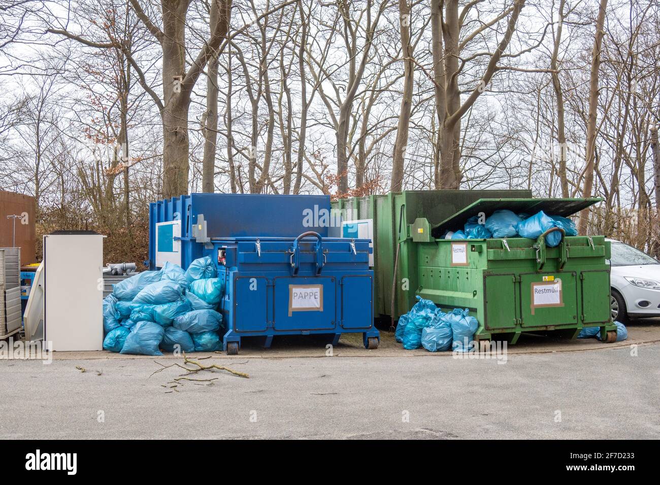 Garbage compactors hi-res stock photography and images - Alamy
