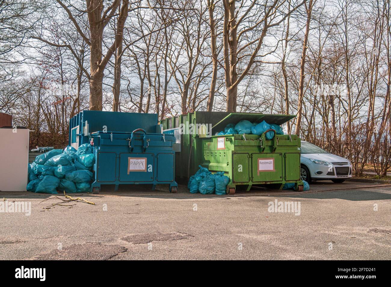 Garbage compactors hi-res stock photography and images - Alamy
