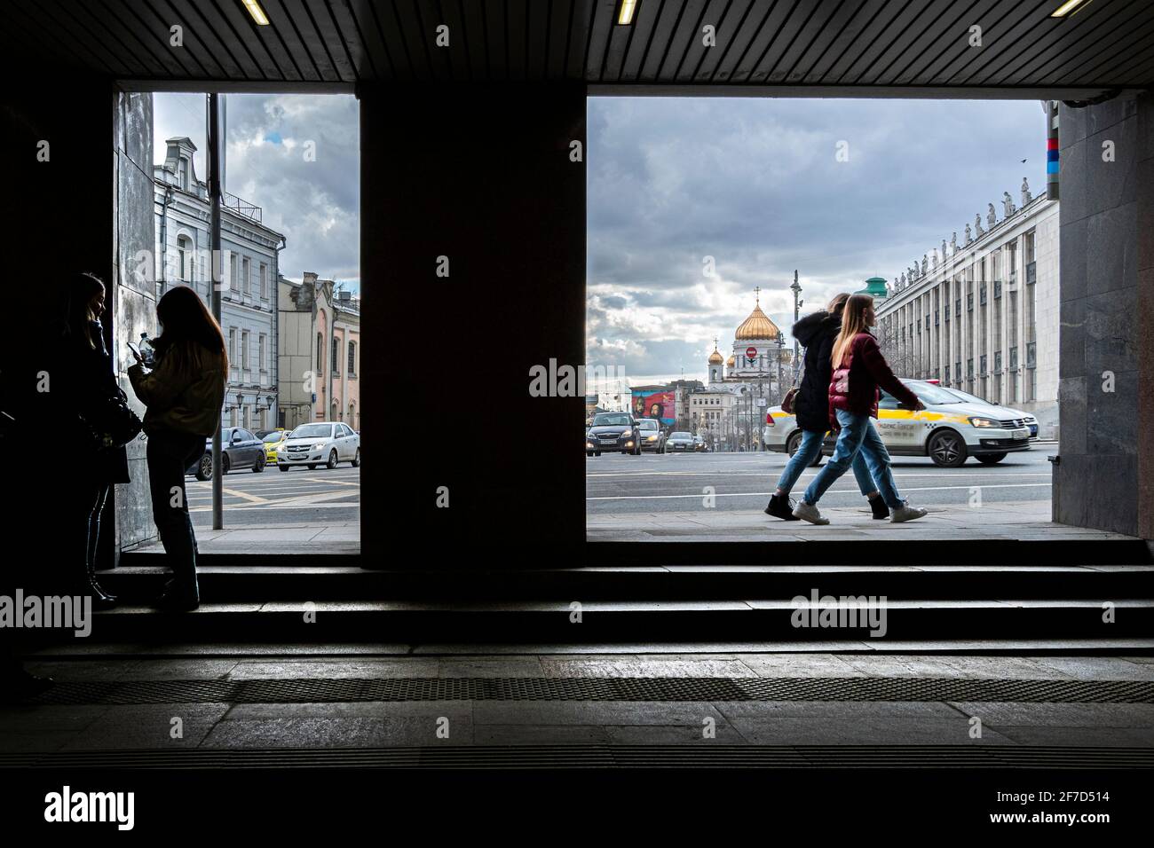 Russia, Moscow. People walk in a street Stock Photo - Alamy