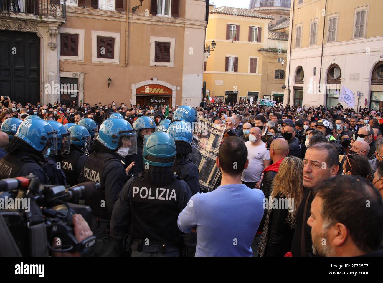 Rome, Italy. 06th Apr, 2021. Rome, Demonstration of street vendors ...