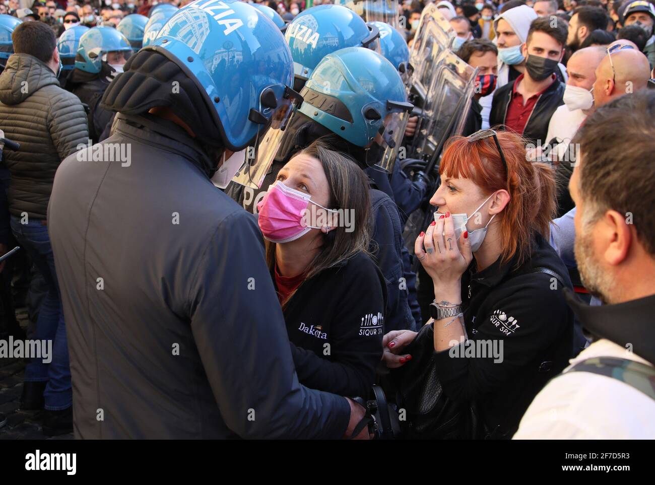 Rome, Italy. 06th Apr, 2021. Rome, Demonstration of street vendors ...