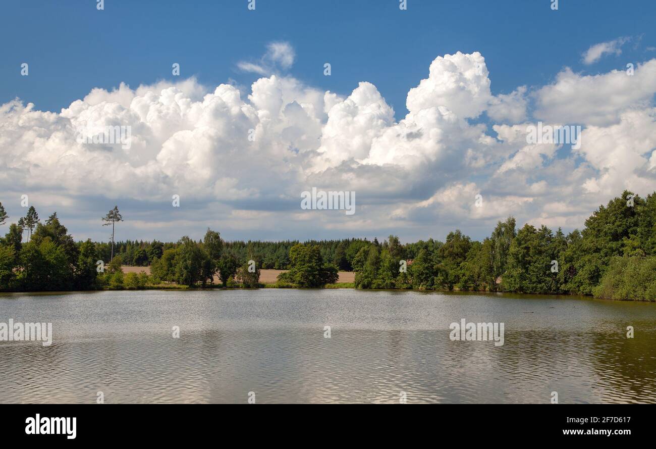 Cloud high level clouds hi-res stock photography and images - Alamy