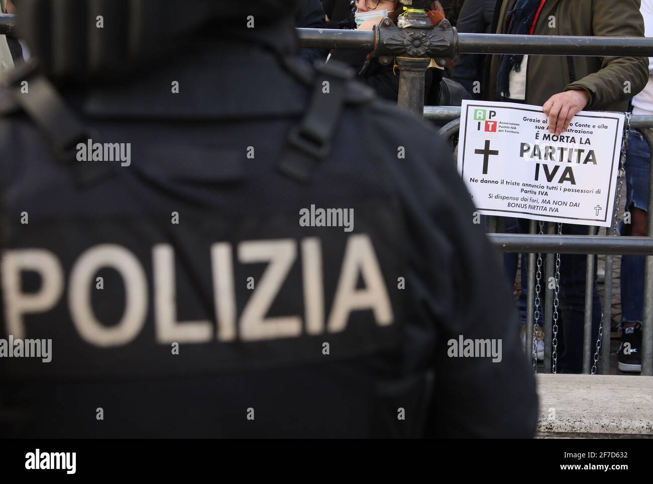 Rome, Italy. 06th Apr, 2021. Rome, Demonstration of street vendors ...