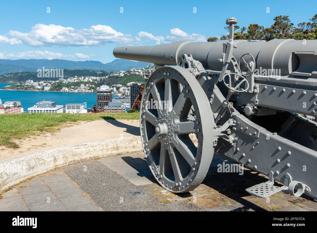 Rear view cannon hi-res stock photography and images - Alamy