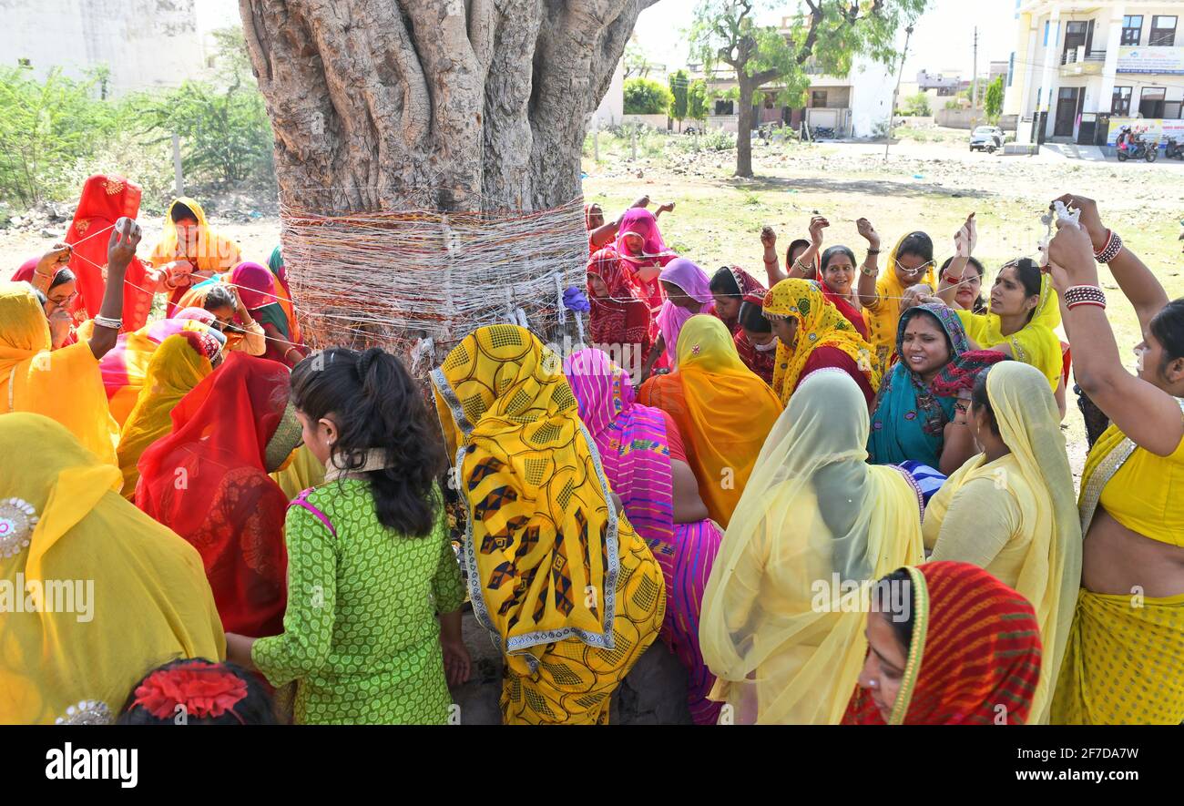 India ceremony story hi-res stock photography and images - Alamy