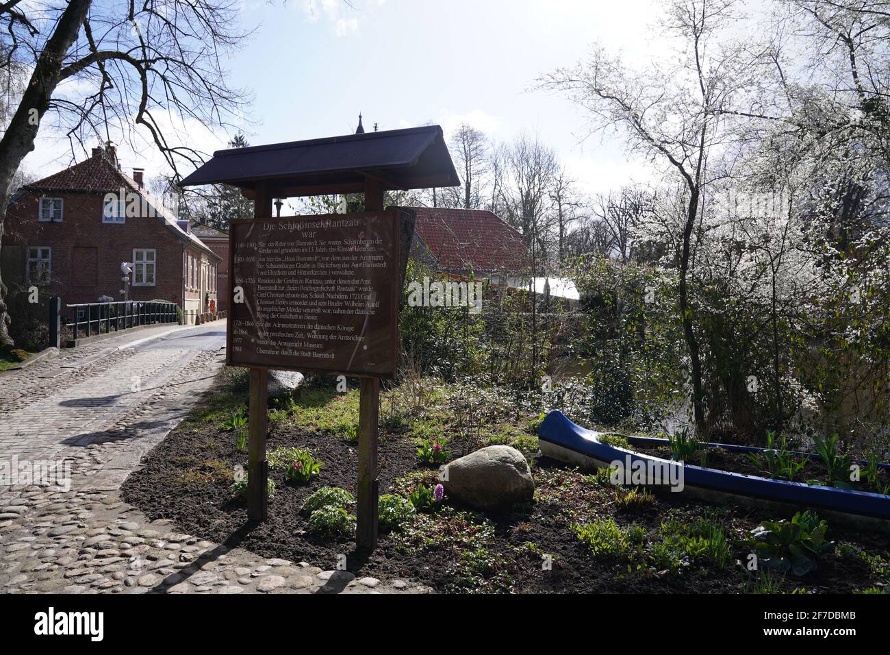 Barmstedt, Germany. 06th Apr, 2021. The entrance to the castle island ...