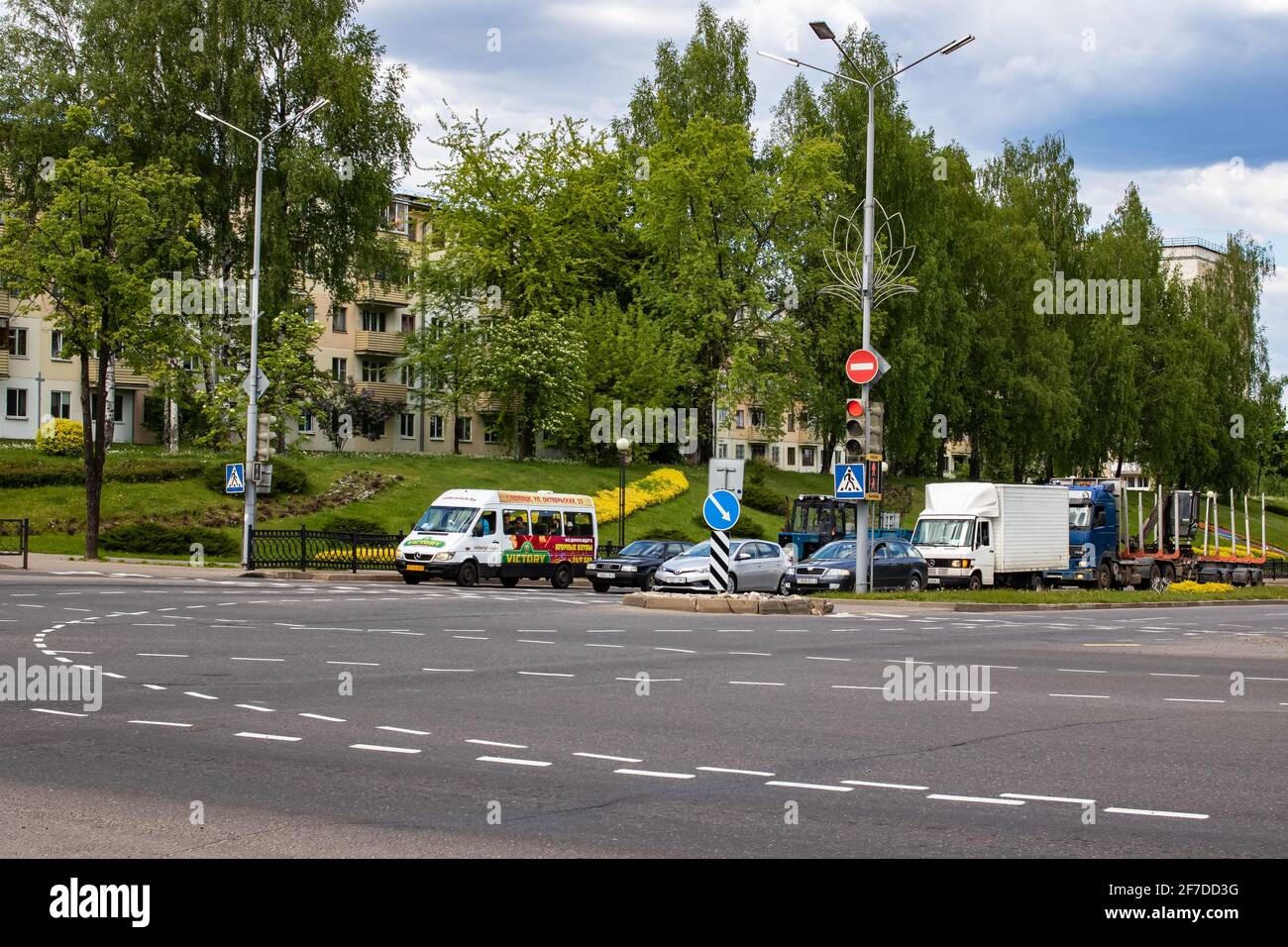 BELARUS, NOVOPOLOTSK - MAY 28, 2020: Cars and bus at the intersection ...