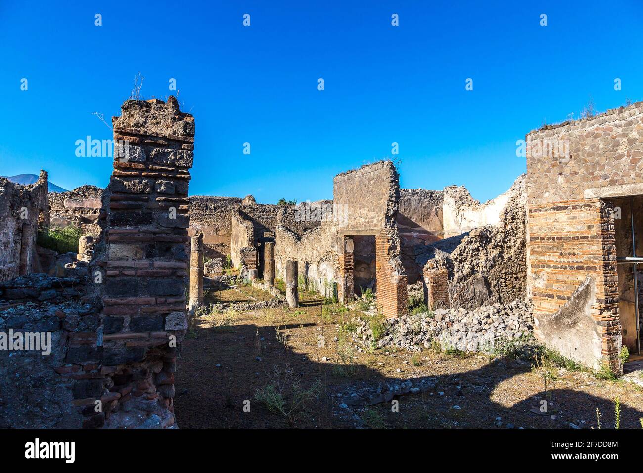 Pompeii city destroyed in 79BC by the eruption of Mount Vesuvius Stock ...