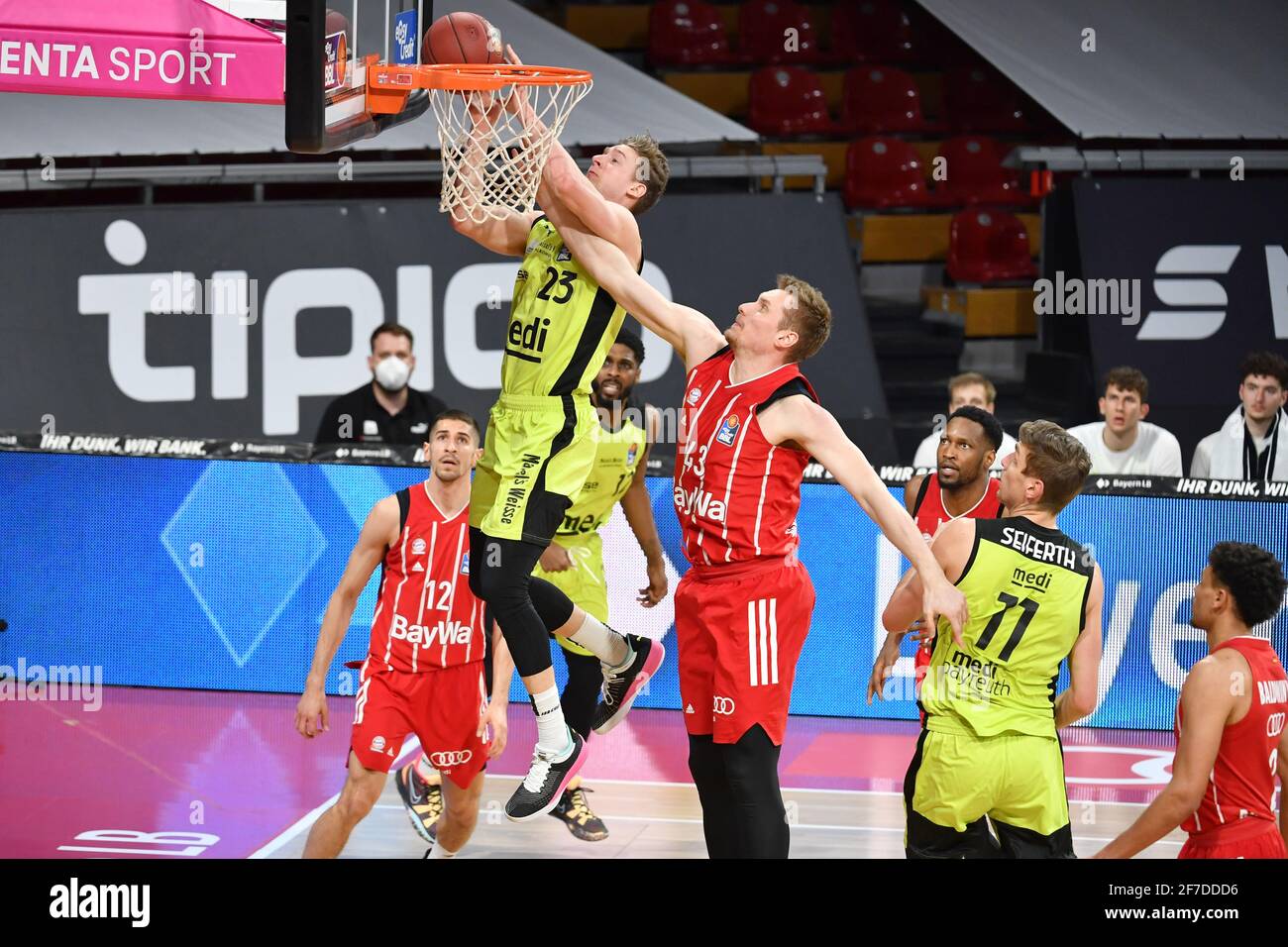Munich, Deutschland. 06th Apr, 2021. David WALKER (BT), action, duels ...