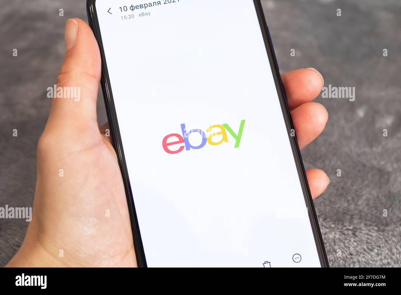 Ebay app phone hi-res stock photography and images - Alamy