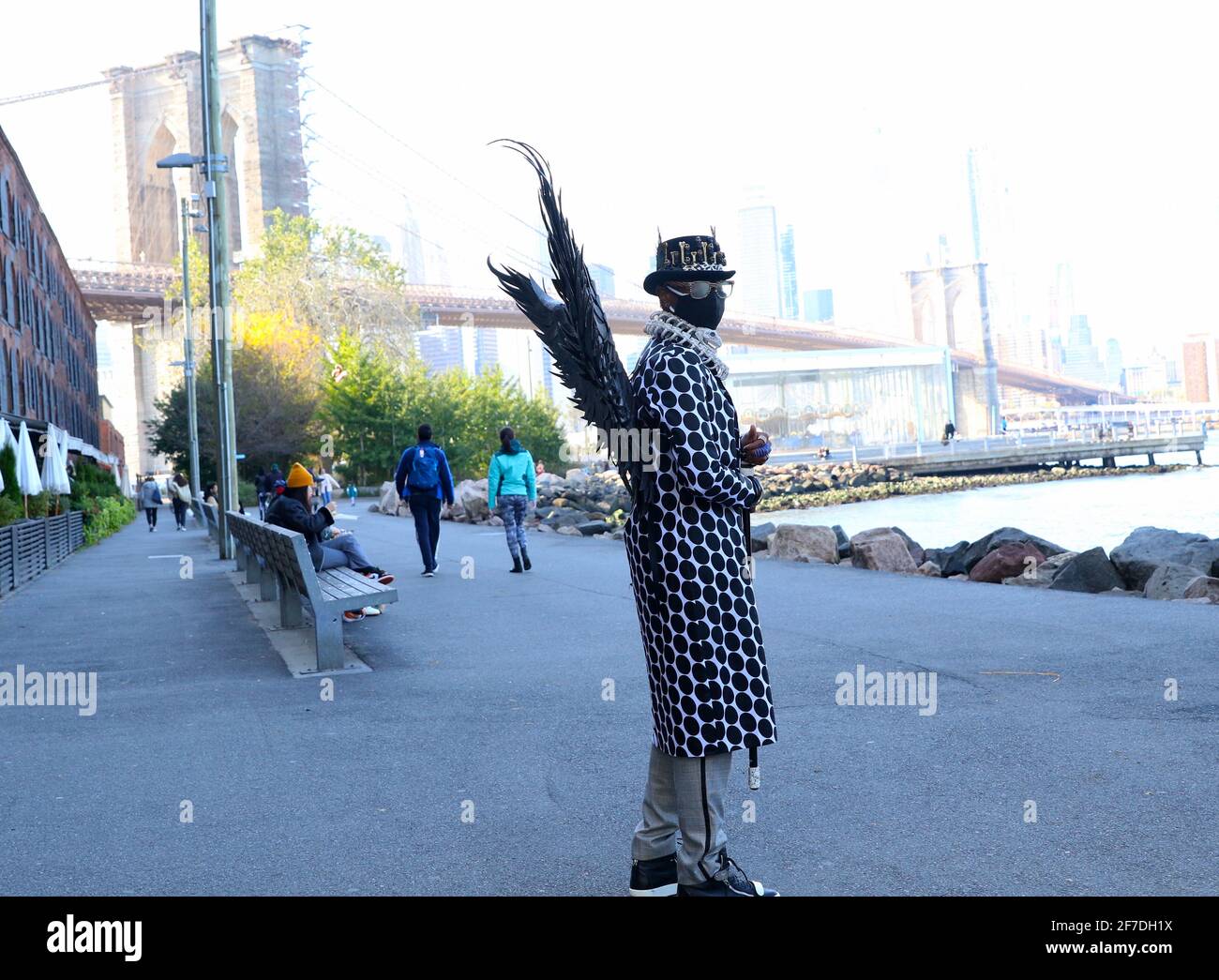 New York - NY - 20201031 - General View of New Yorkers Dressed up in ...