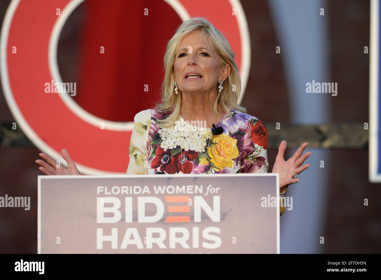 Boca Raton - FL - 20201005 - Dr Jill Biden attend a Drive-In Rally ...