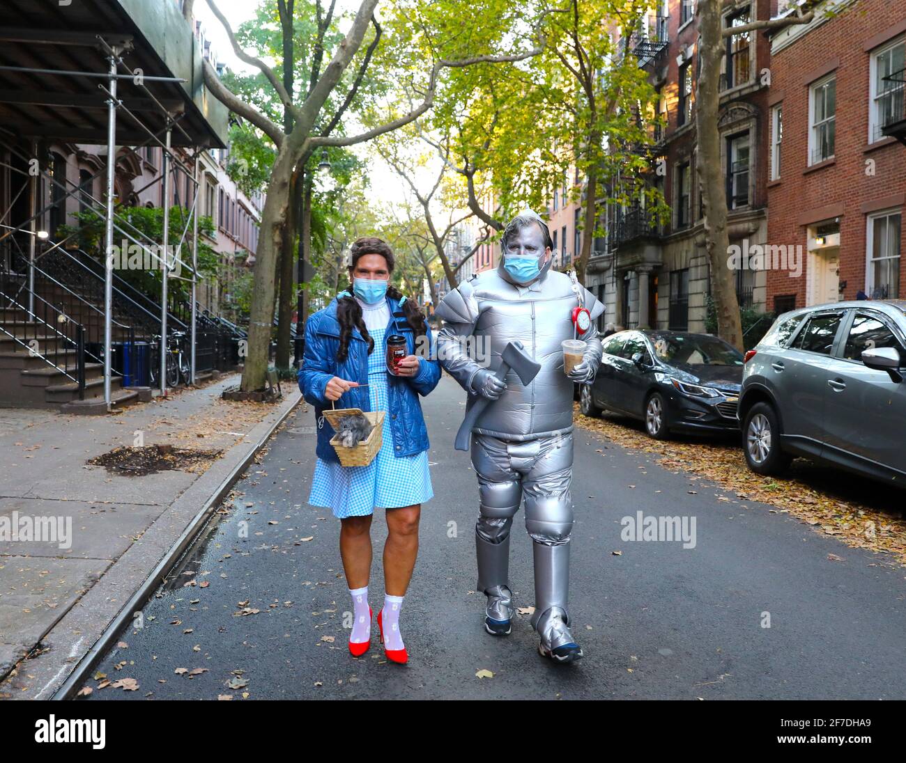 New York - NY - 20201031 - General View of New Yorkers Dressed up in ...