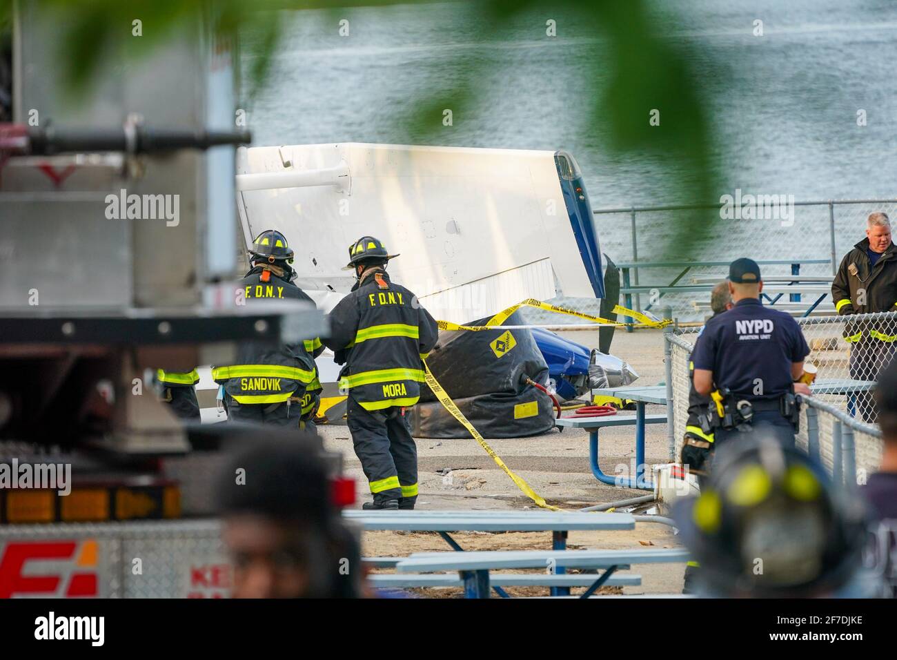 New York - NY - 20201004 - Small Plane Crashes into a Pier near ...