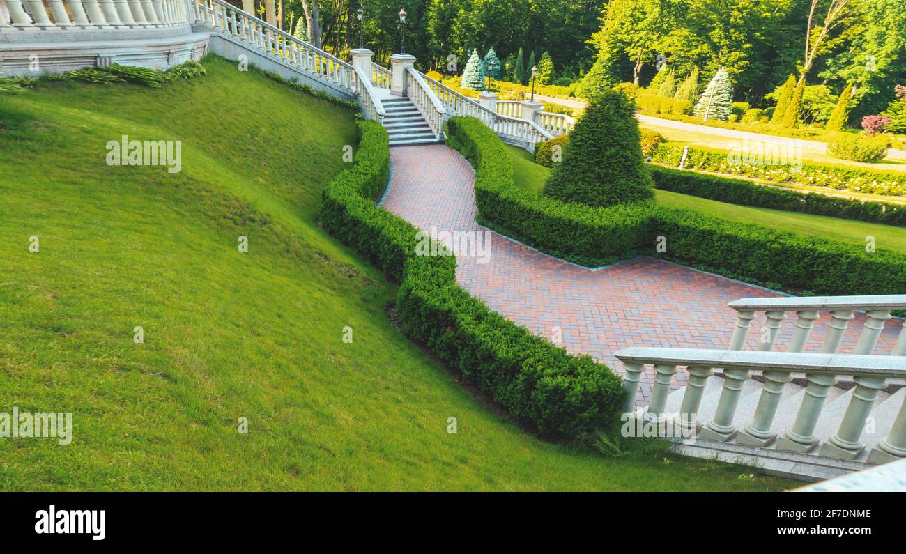Beautiful brick pathway hi-res stock photography and images - Alamy