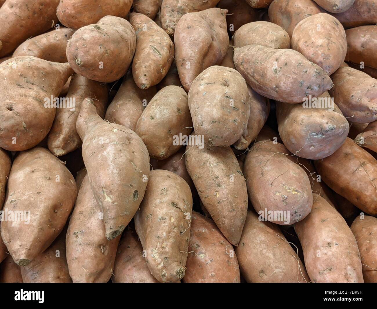 Potatoes supermarket hi-res stock photography and images - Alamy