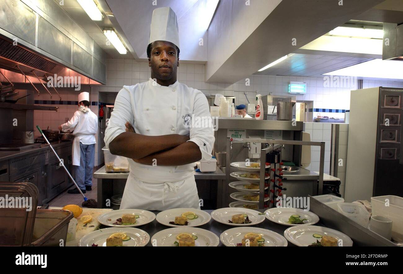 MARK JACKMAN CHEF AT THE CARLTON CLUB.23/4/04 PILSTON Stock Photo - Alamy
