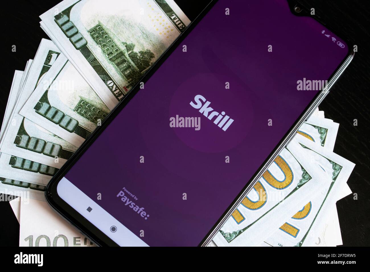 Skrill icon hi-res stock photography and images - Alamy