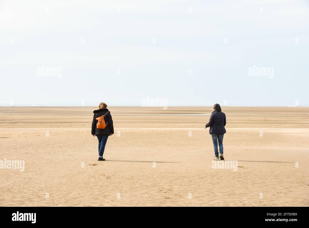 People keeping apart hi-res stock photography and images - Alamy
