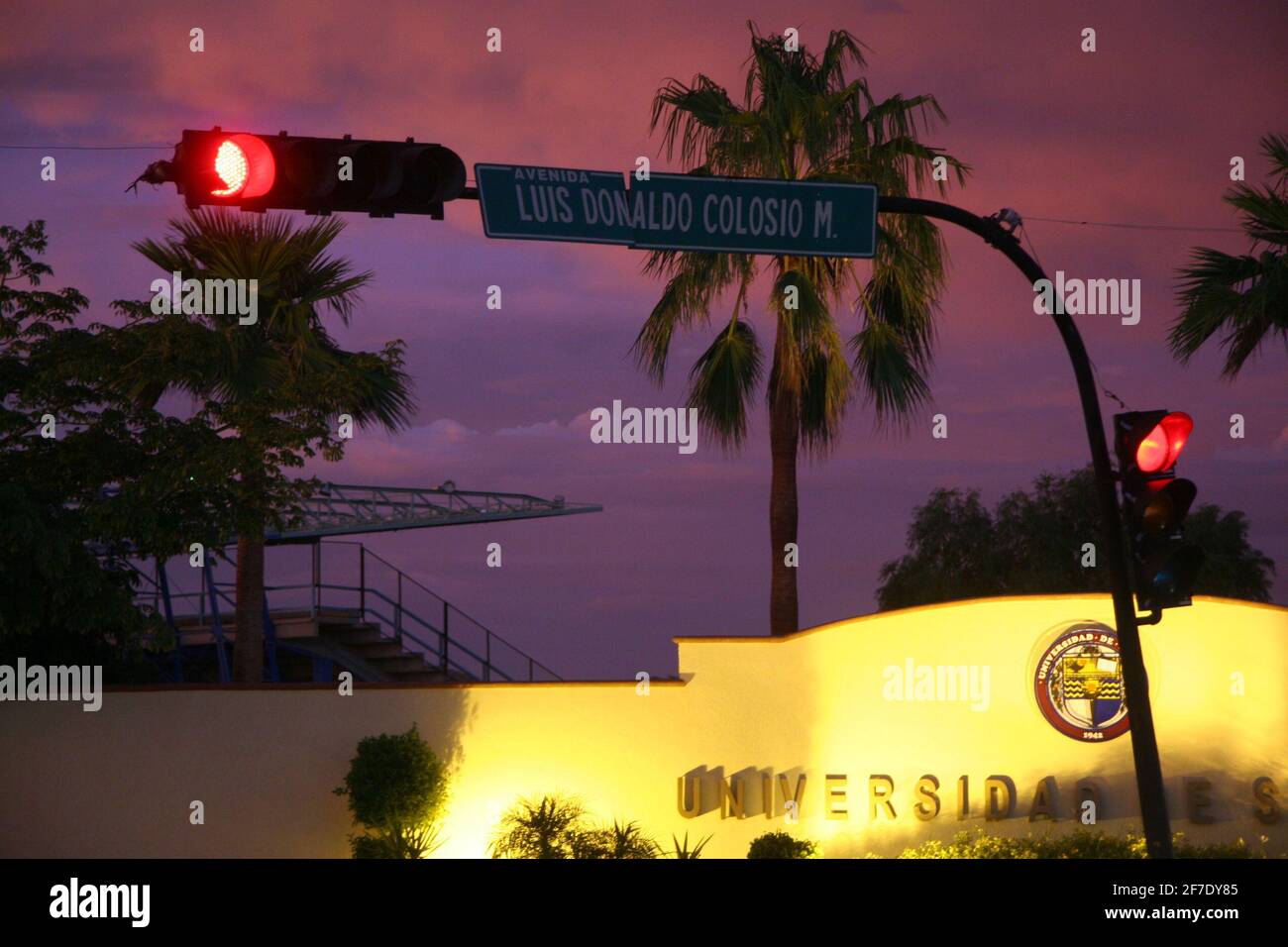 Traffic light and University of sonora at dusk in Hermosillo, Mexico ...