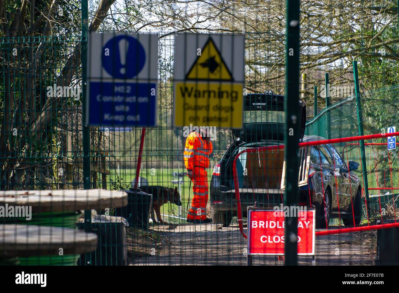 Hs2 guard dogs hi-res stock photography and images - Alamy