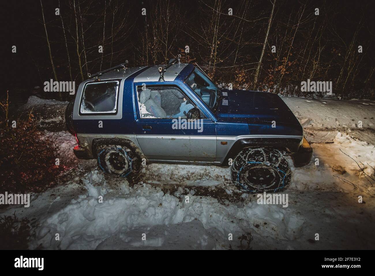 Jeep offroad snow hi-res stock photography and images - Alamy