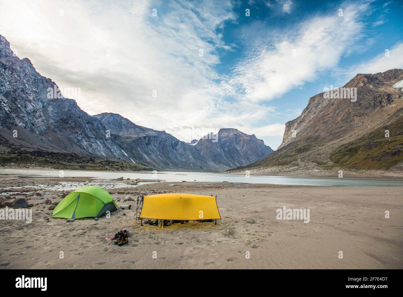 Set up beach tents hi-res stock photography and images - Alamy