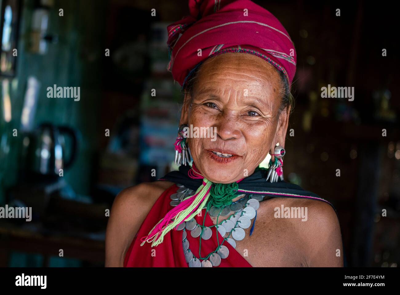 Karenni kayah tribe hi-res stock photography and images - Alamy